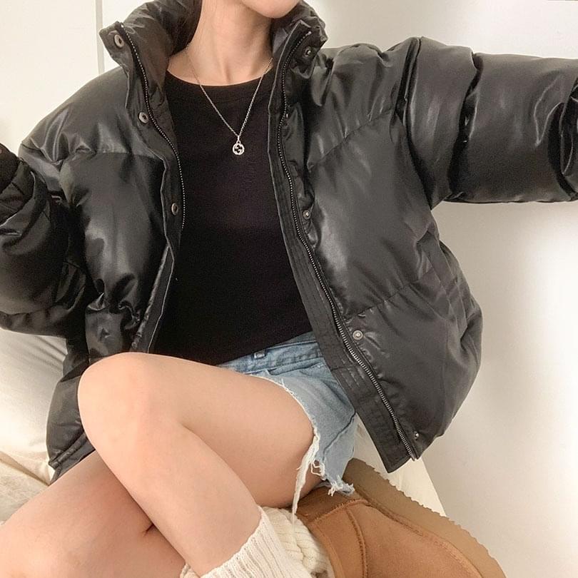 BEIDELLI - Gentle crack feeling, Glossy leather short padding - Codibook.