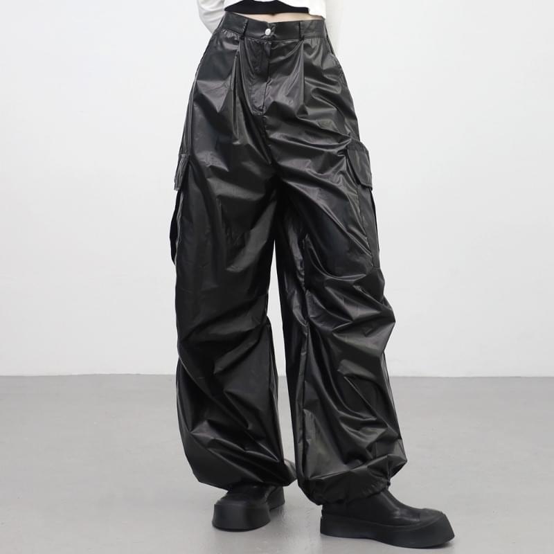 NONCODE - Copan Glossy Cargo Pants - Codibook.