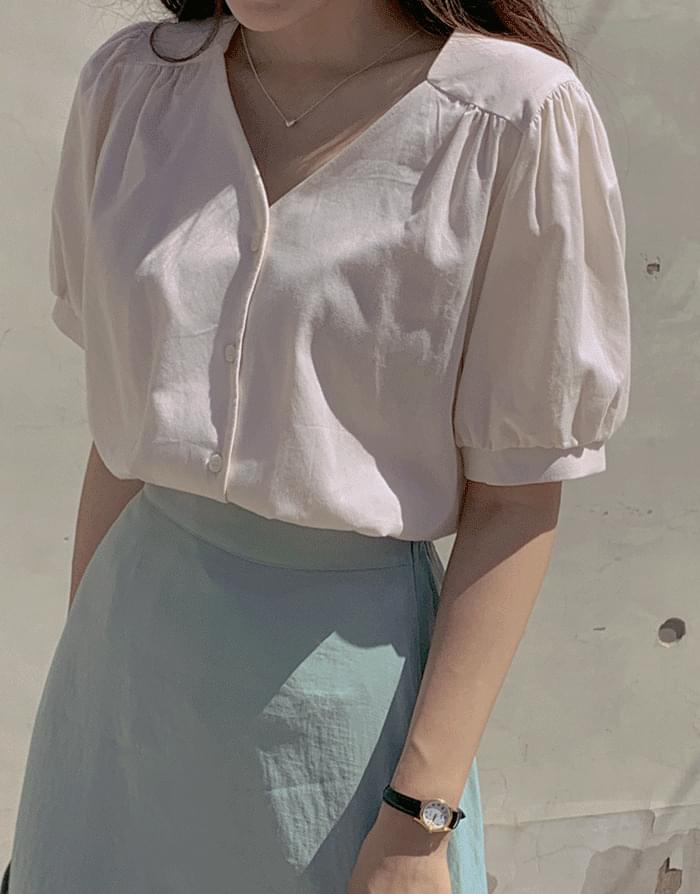 ENVYLOOK - V Shirring Cotton Blouse - Codibook.