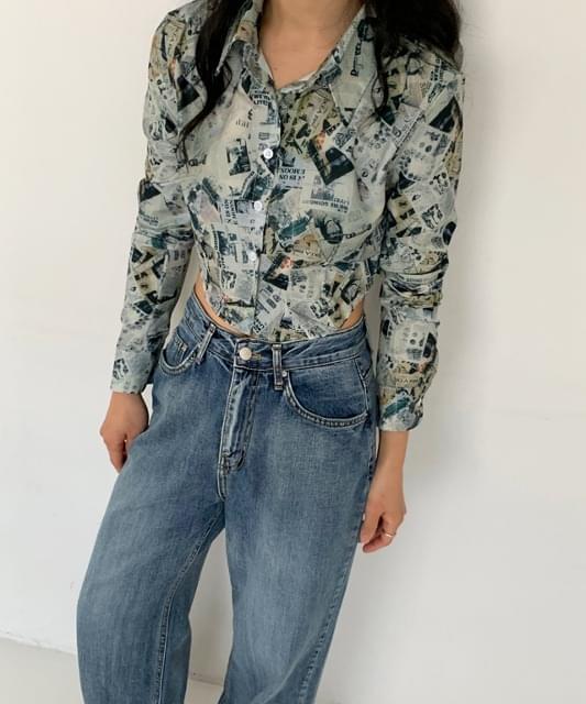 MAENIQUE - magazine cropped shirt - Codibook.