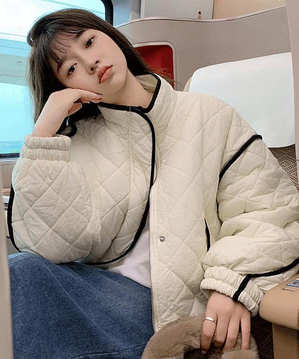 Dearlow - DI overfit piping color combination quilted padding - Codibook.